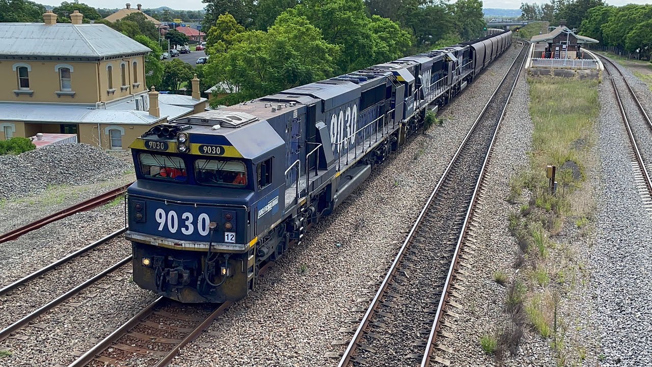 Pacific National 9030, 9024 & 9028 at East Maitland - 2/3/23 - YouTube