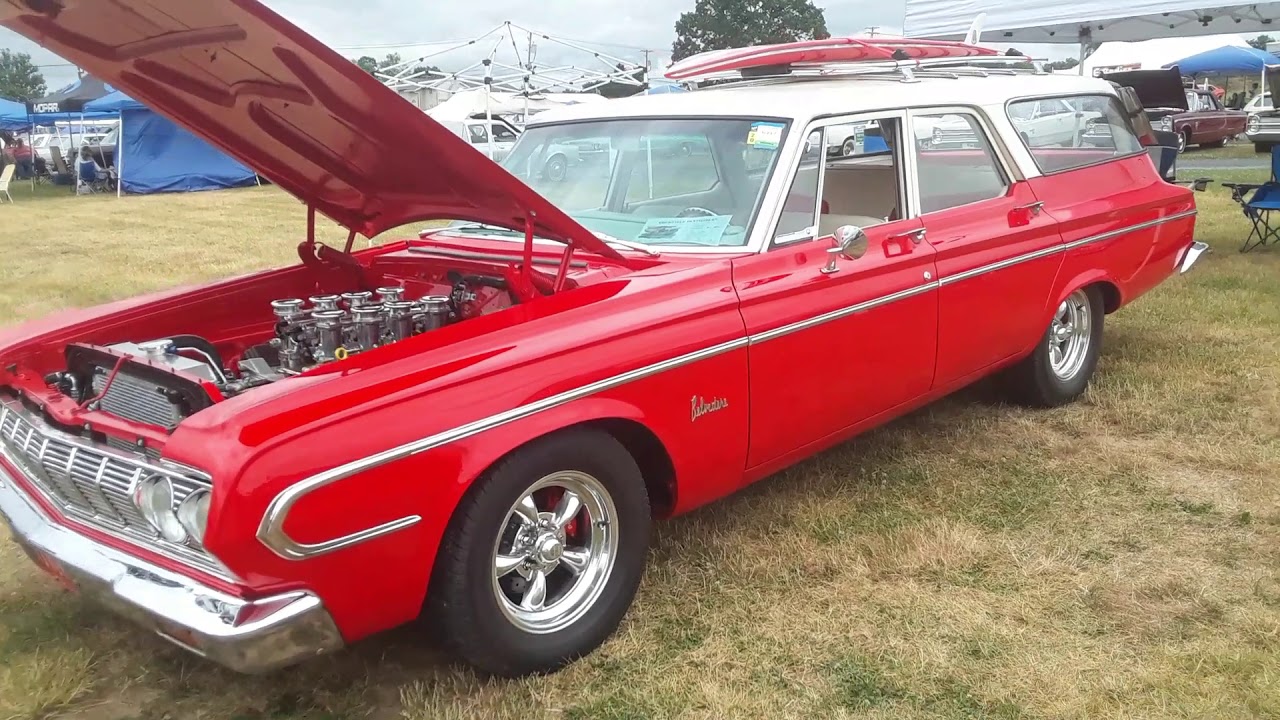 Vintage Dodge and Plymouth Station Wagons At the 2020 Chrysler ...