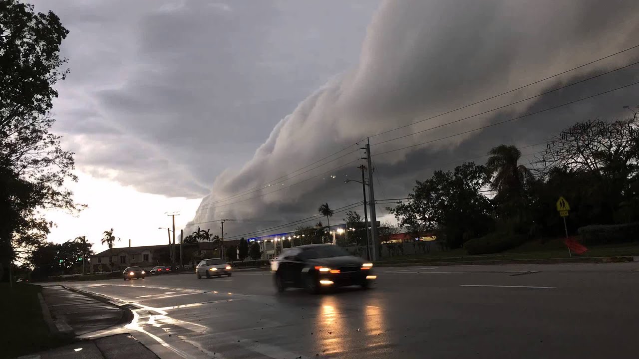 Amazing Looming Shelf Clouds in South Florida - YouTube