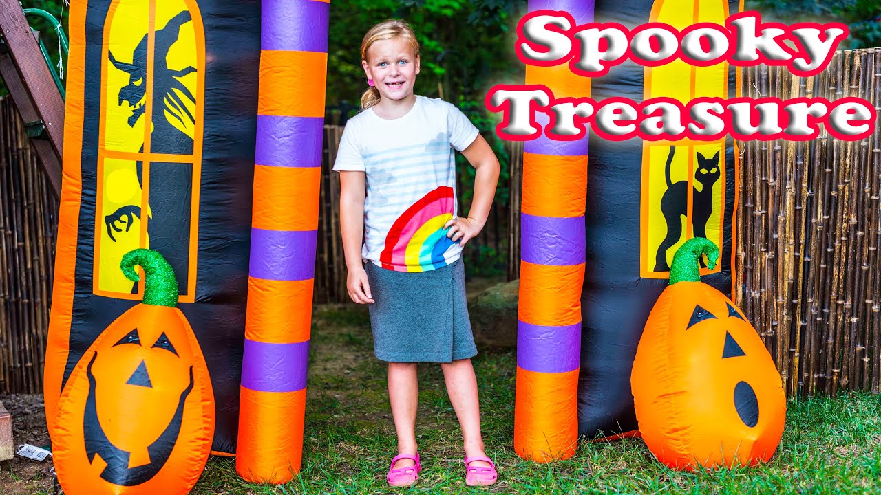 Assistant treasure Hunt in Backyard Fort with Paw Patrol Surprise Toys ...
