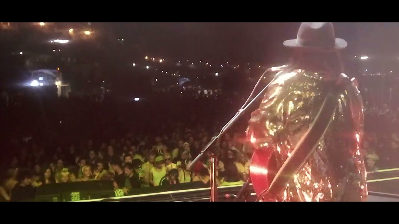 brushy one string inSines full performance - YouTube