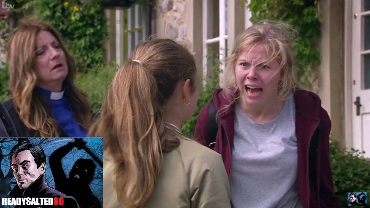 Emmerdale - An Angry Beth Grabs Daz - YouTube