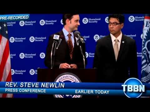 True Blood - Sookie Turns Steve Newlin Off - YouTube