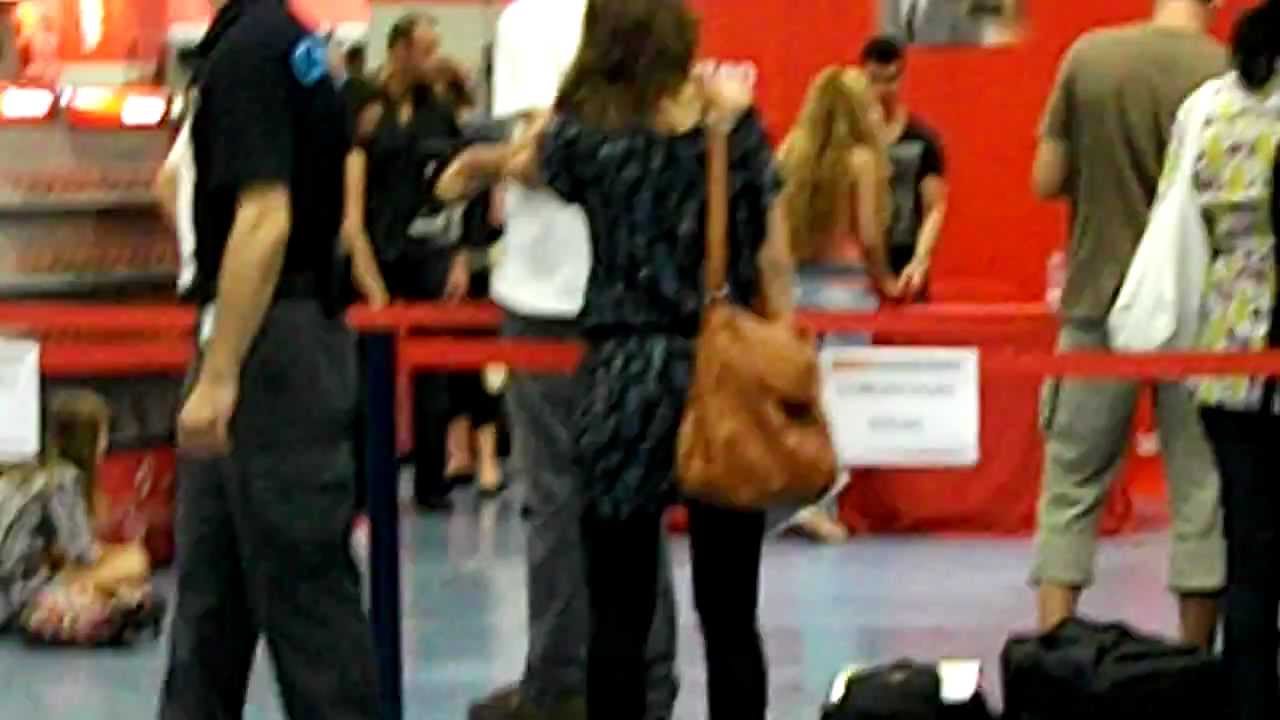 Joe Jonas Autograph Session Portugal - 14th October 2011 - part 2 - YouTube