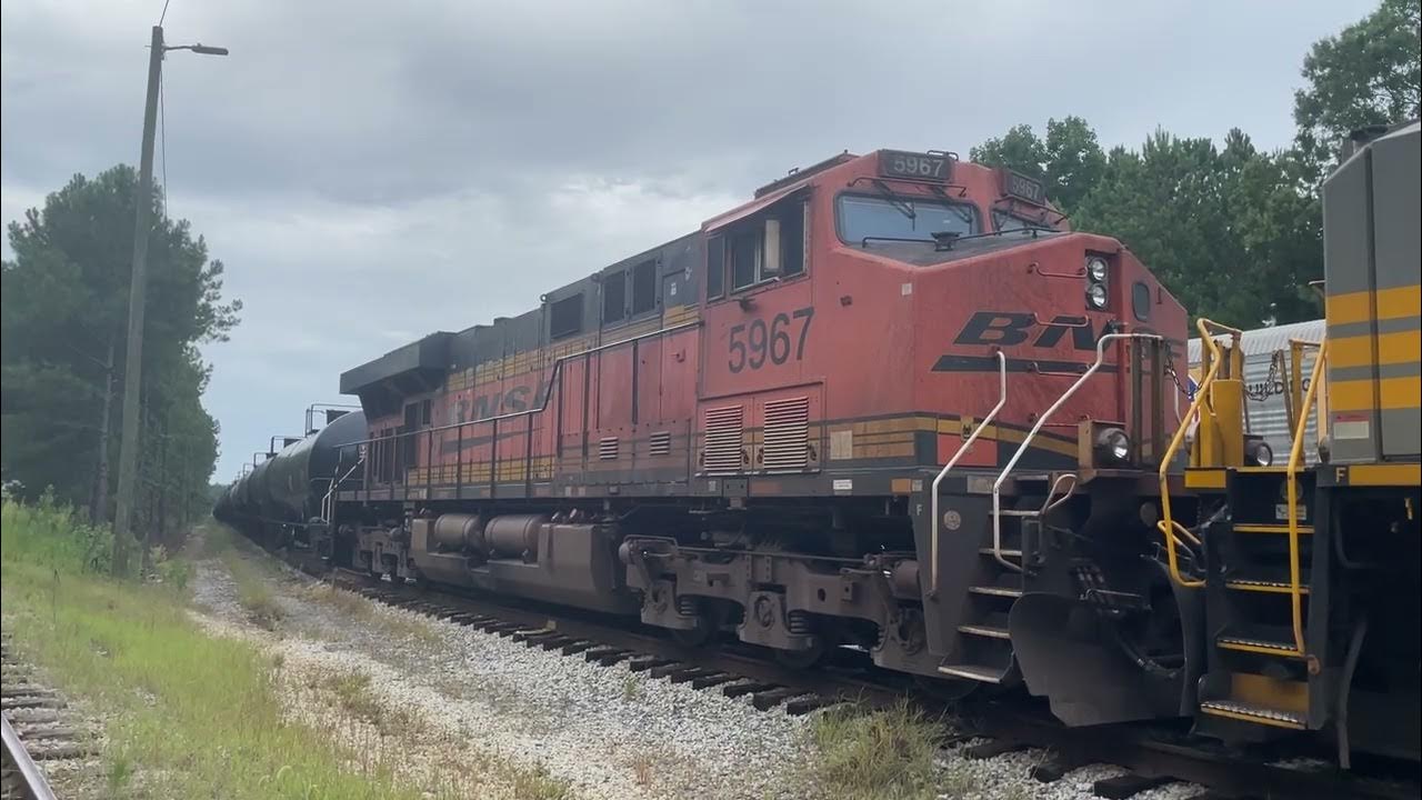 BNSF 5967 (ES44AC) auto start - YouTube
