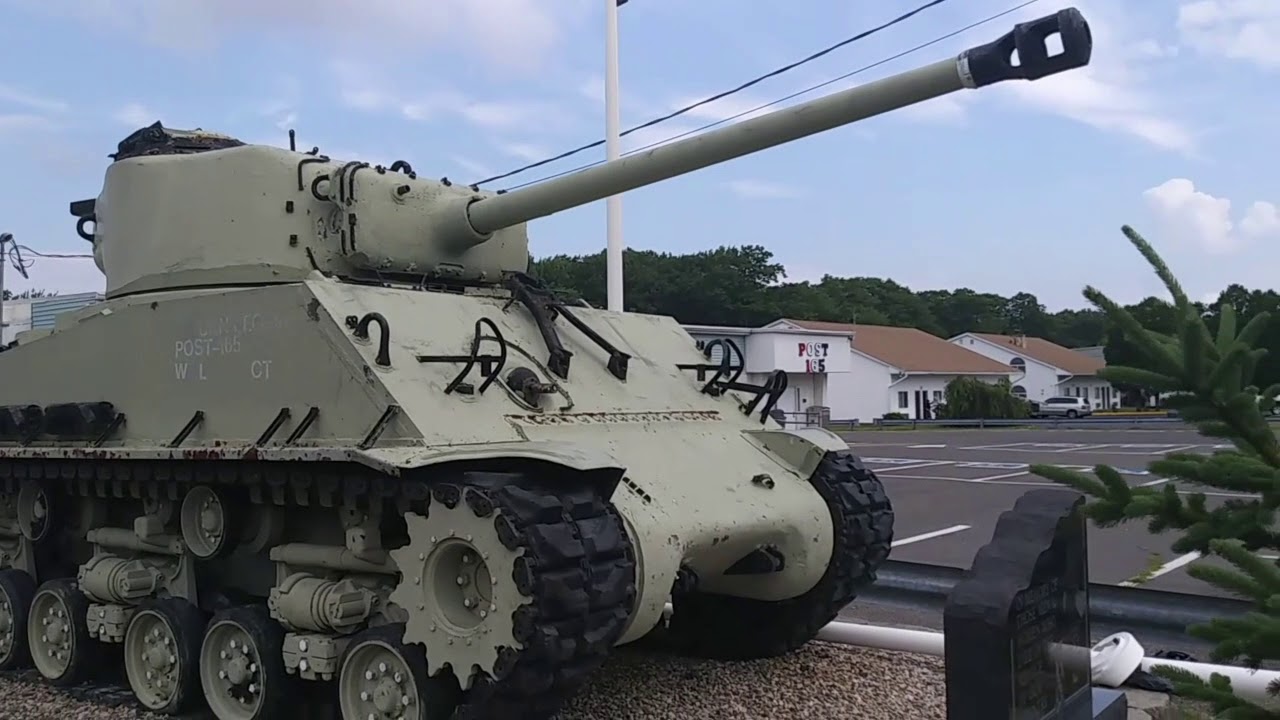M4A3E8 Sherman Tank - YouTube