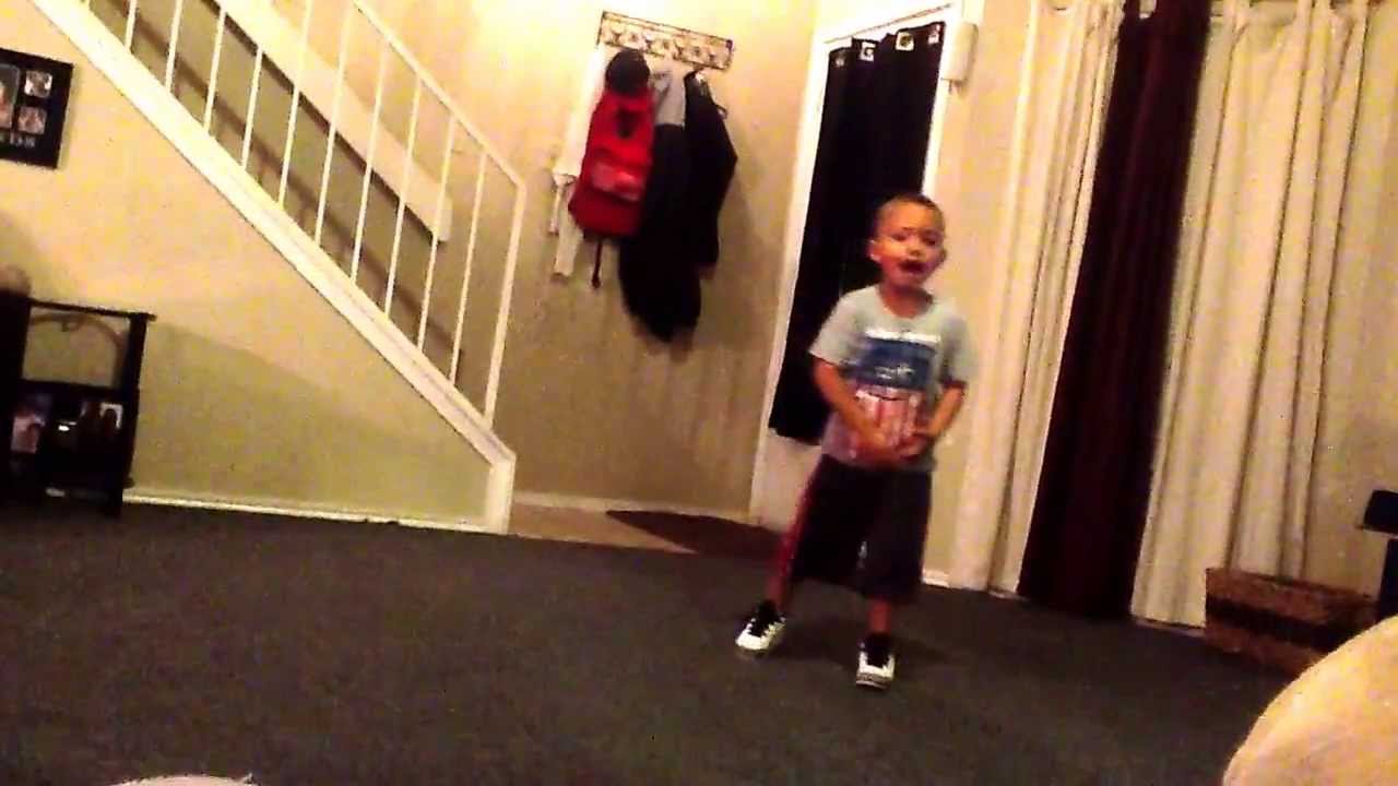 Little kid rapping i - YouTube