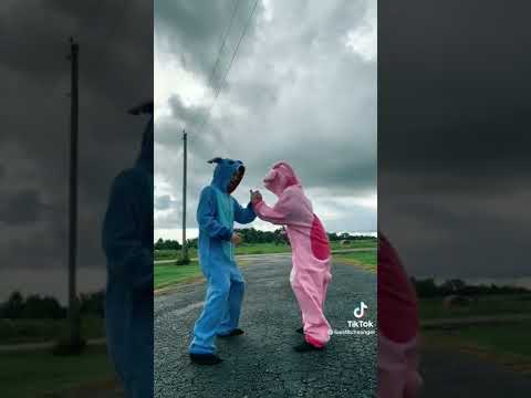 gente olha essa trend para vc fazer com sua melhor amiga do stitsh e da Ângela bem legal né ♥️♥️♥️♥️