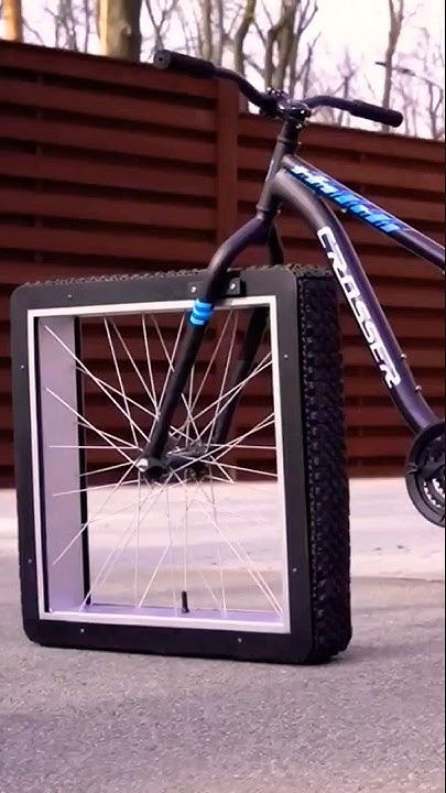 Велосипед с квадратными колесами на гусеницах - YouTube