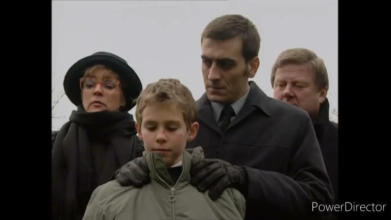 Classic Corrie - Adam Punches Mike Baldwin (16th February 2001 ...