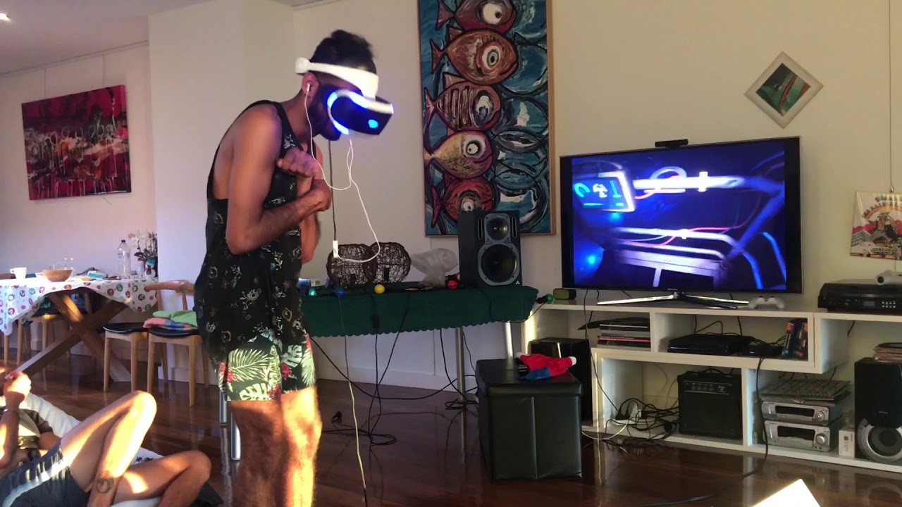 Shark Virtual Reality experience freak out filmed - YouTube