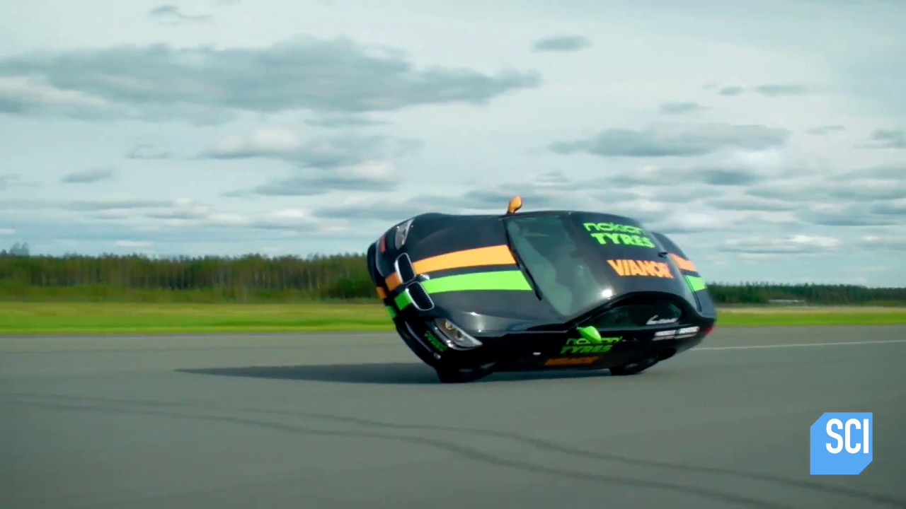Watch This Man Set The World Speed Record While Driving His Car On Two ...