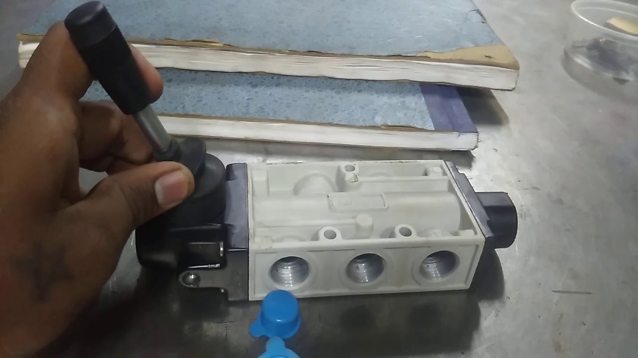 Working principle of 5/3 Pneumatic DC valve. - YouTube