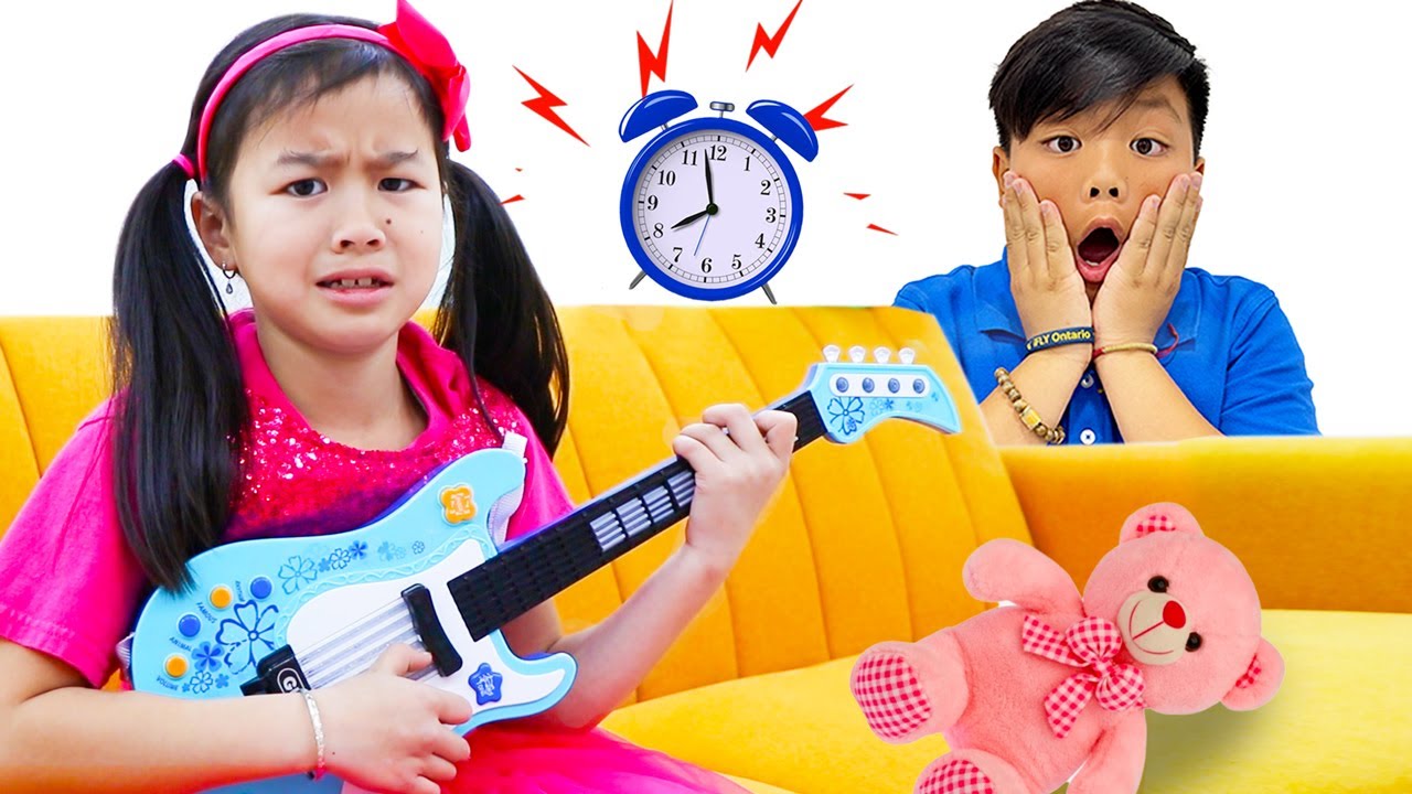 Funny Kids Story about Aliens with Wendy Alex and Lyndon - YouTube