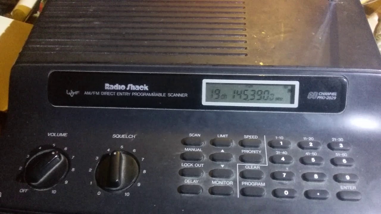 Ham radio chatter - YouTube