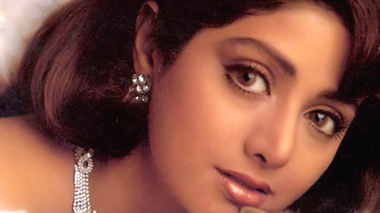 Evergreen Actress Sri Devi Cute Moments - YouTube