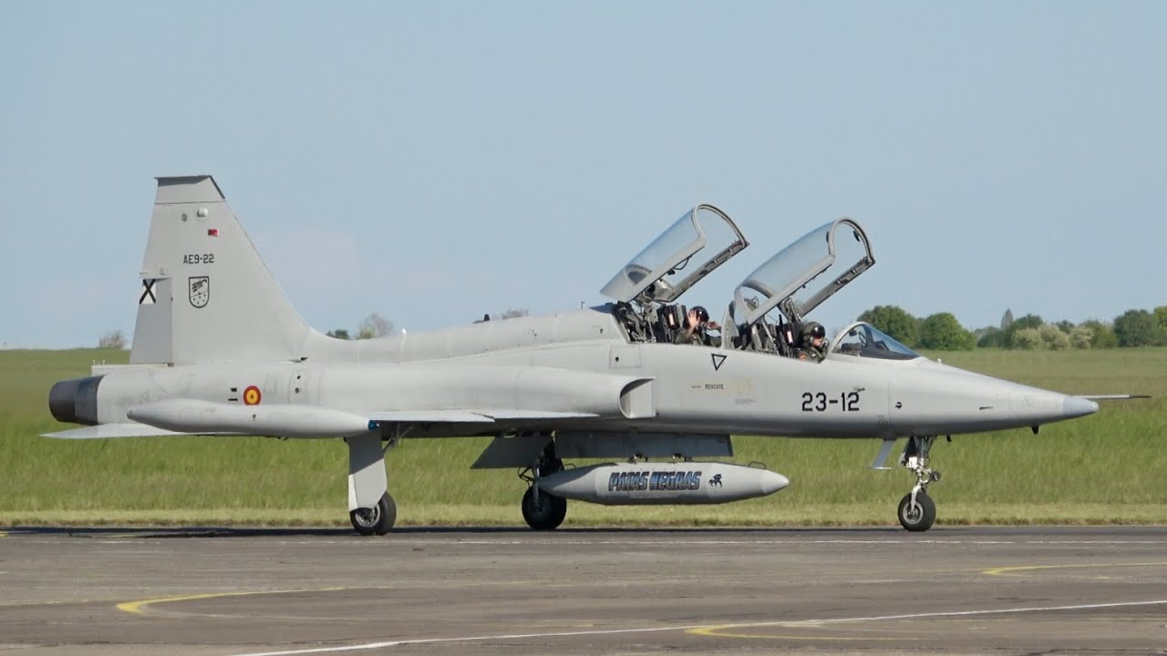 Northrop F-5M Freedom Fighter Spanish Air Force landing - YouTube