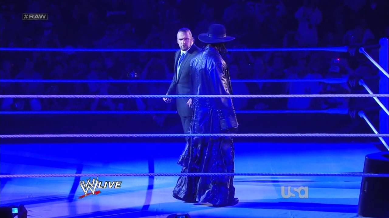 The Undertaker Returns! - WWE Raw 1/30/12 [ HD ] - YouTube