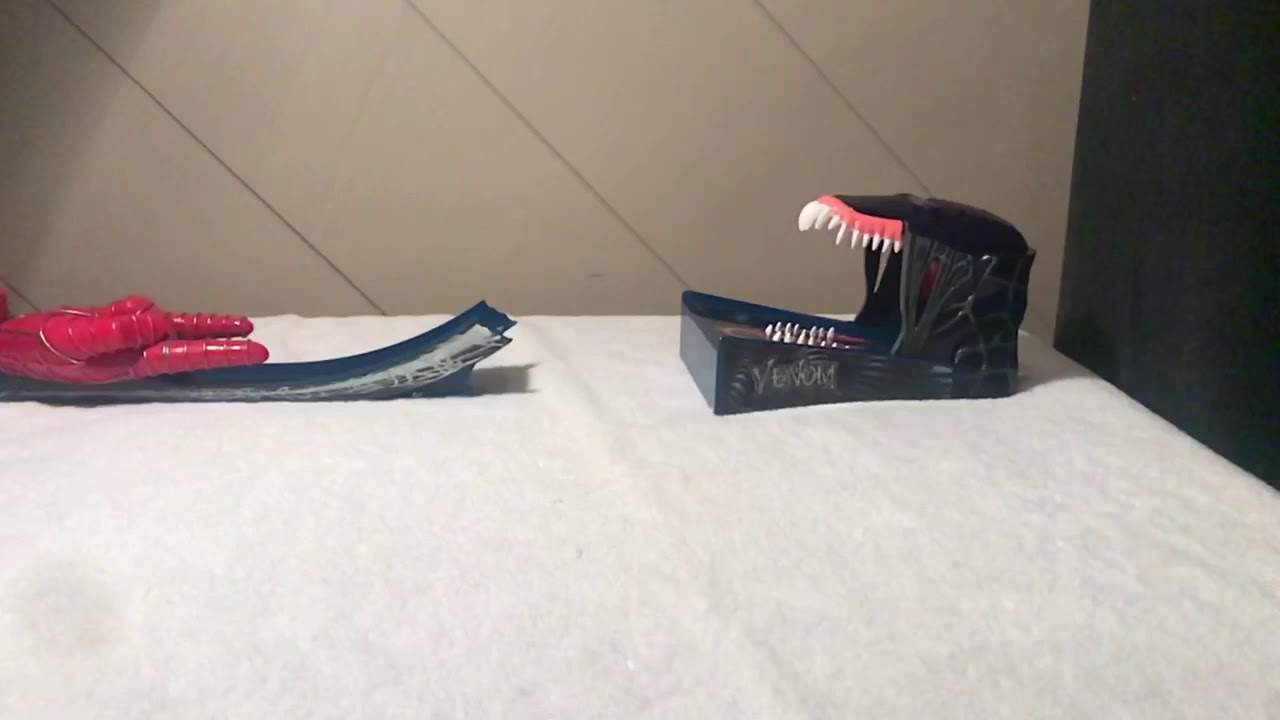 Marvel Spiderman Venom Launcher Car Playset 2006 MGA Very Rare - YouTube