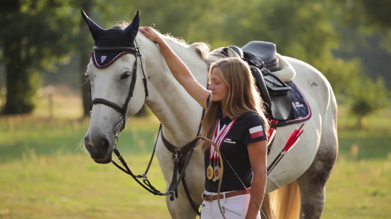 Anna Sokólska - traditional and modern horse archery - YouTube