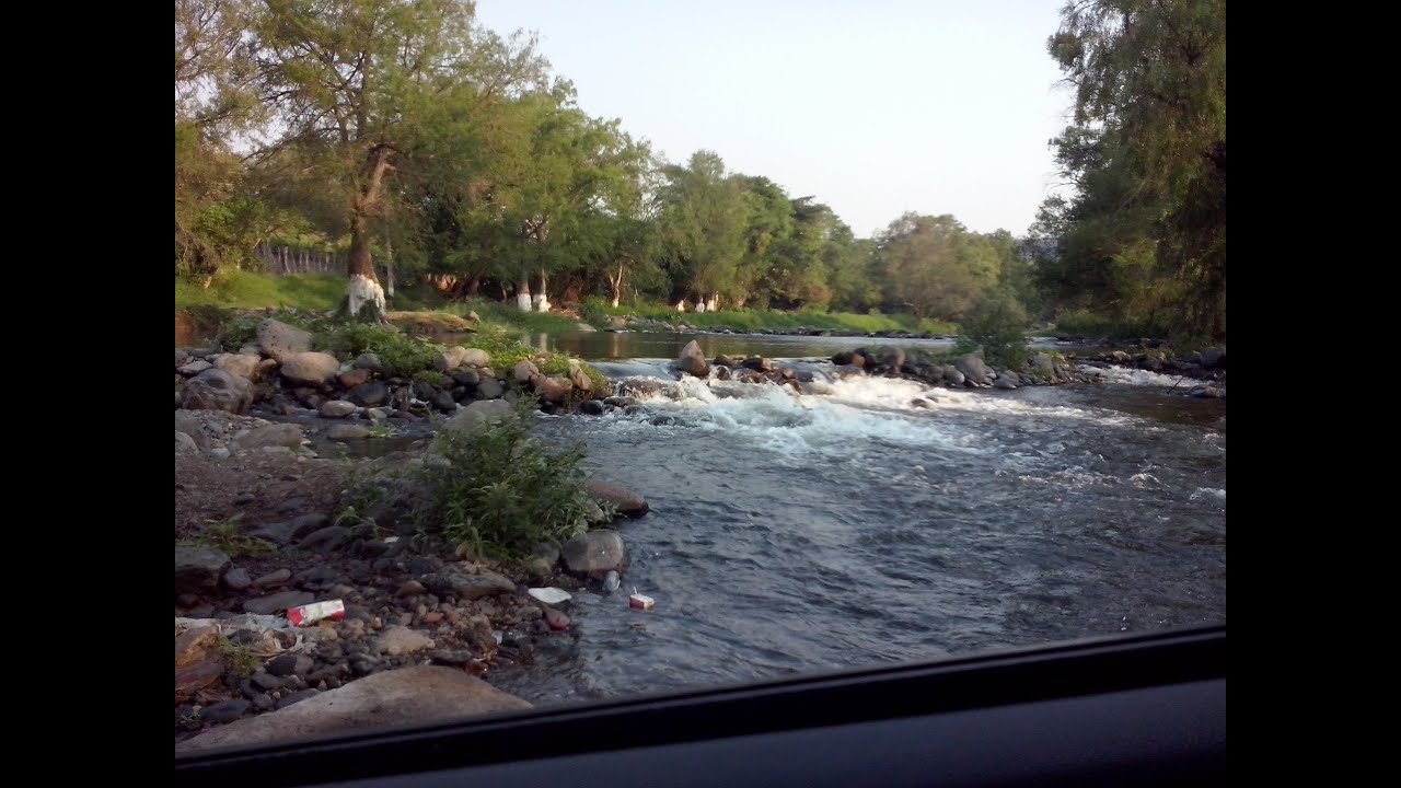 Turicato, Michoacán, México. Cruzando un río... - YouTube