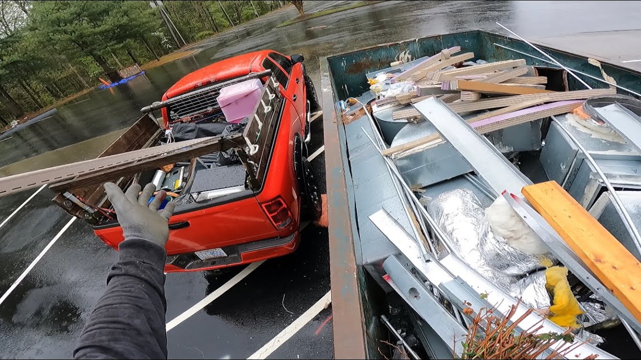 Dumpster Diving - Wet and Cold, The Trash Scrap Still Needs To Be Found ...
