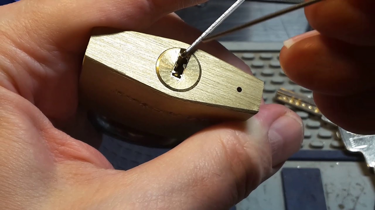 Master Lock 2950D (Dimple Lock) Picked [120] - YouTube