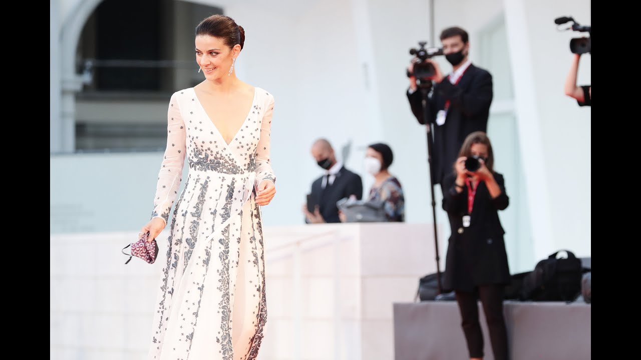 INTERVISTA ALL'ATTRICE BARBARA RONCHI - YouTube