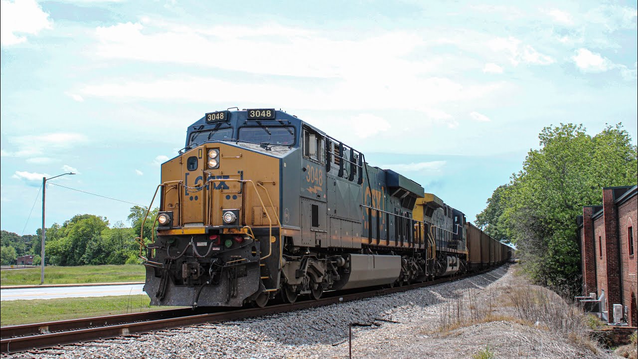 CSX M583, CSX M580, & CSX C304 at Clinton - YouTube