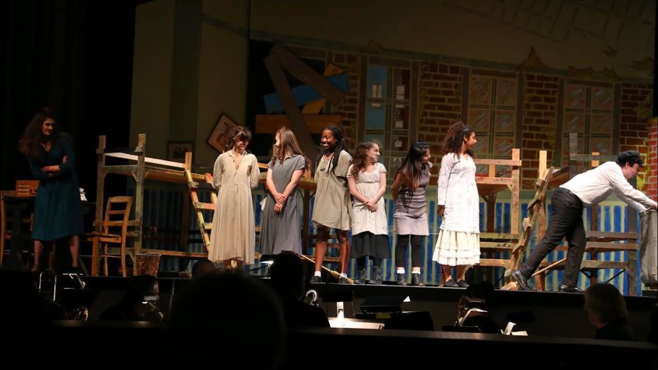 little girls - annie the musical - YouTube