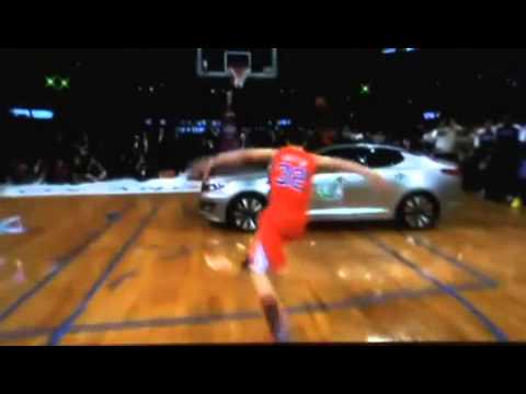 2011 NBA Slam Dunk Contest - Blake Griffin Dunks Over a Car - YouTube