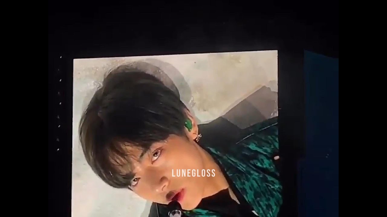 BTS Speak Yourself Tour V tae singularity solo - LA Pasadena Rose Bowl ...