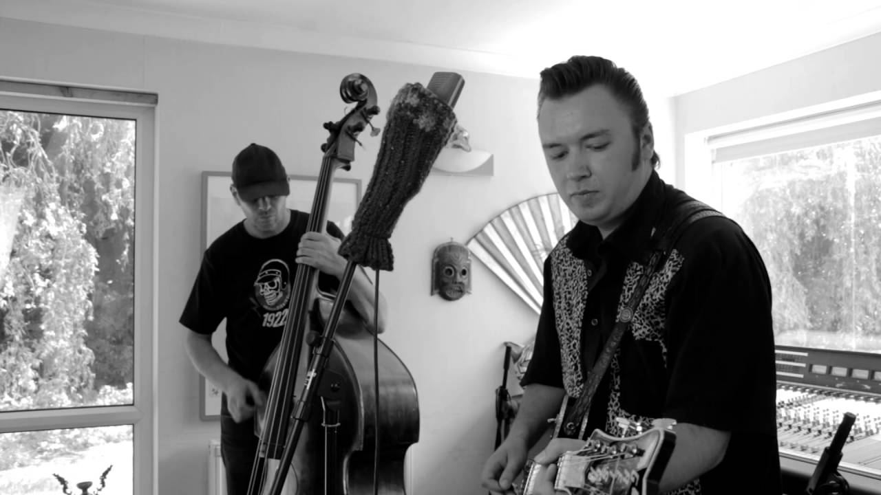 Ruzz Guitar's Blues Revue : The Walk and Whistle Live Sessions - YouTube