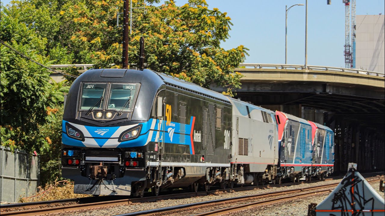 Amtrak delivery train featuring Amtrak 301 8/18/22 - YouTube