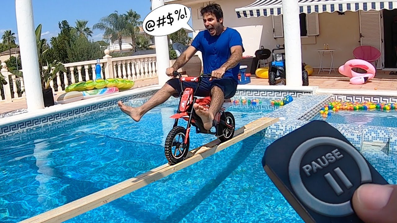 ⏯ Extreme Pause Challenge in the Pool!! - YouTube