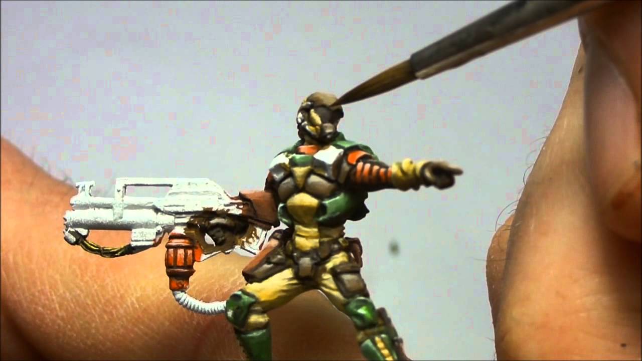 Tutorial: Painting a visor with gem effect + mixing and thinning paints ...
