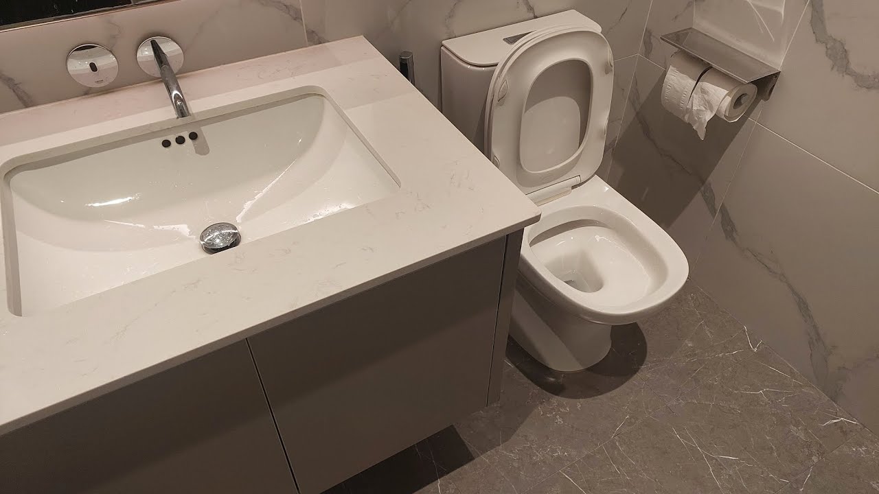 Masteri Waterfront M2 toilet (2) - YouTube