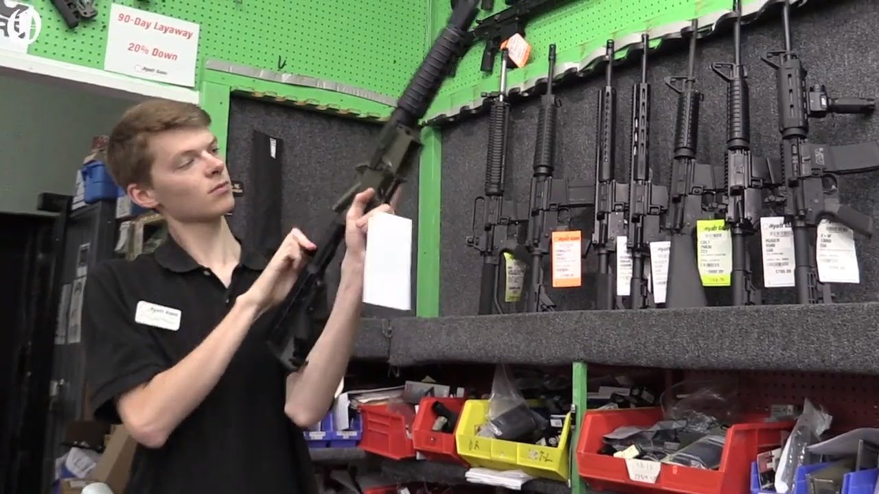 While the coronavirus spreads, gun purchases go up at Hyatt Guns - YouTube