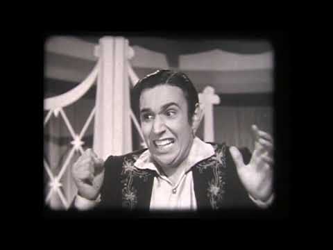 Doin' The Hot Foot (1942) – Carol Adams with Hal Borne and his Orchestra
