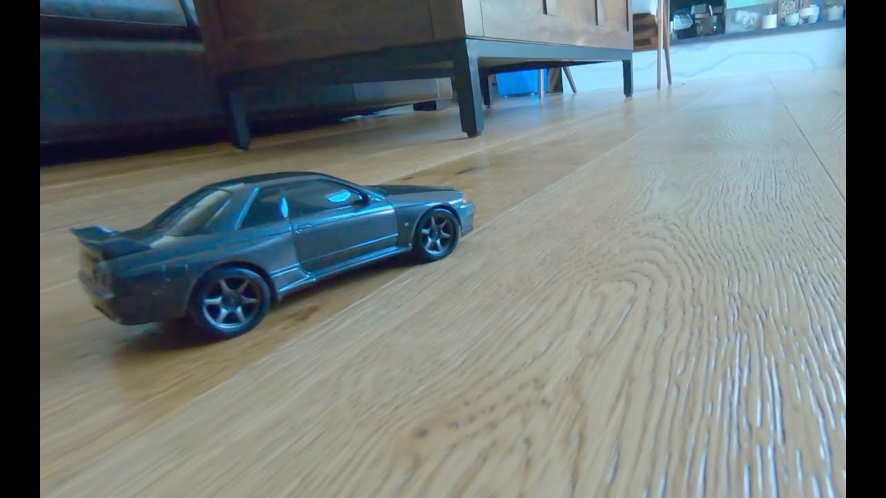 Kyosho Mini Z, Drifting around the house with the Skyline R32 AWD - YouTube