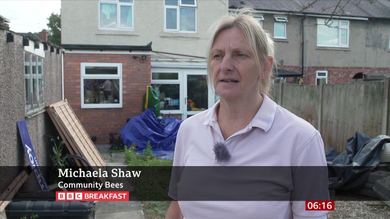 Michaela Shaw (Community Bees Charity) Helps Hoarders Like John Wilson ...