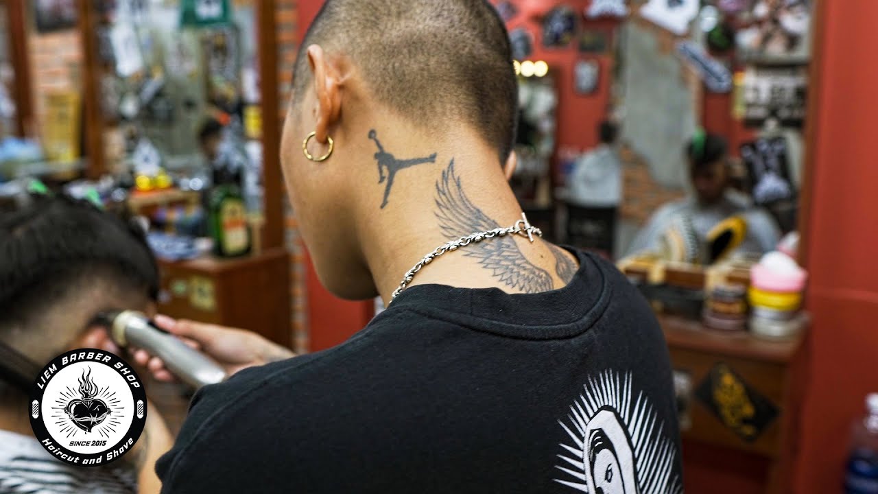 Liem Barber Shop at District 8 - YouTube