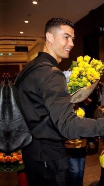 Cristiano Ronaldo flowers🎉🎉#cristiano #ronaldo #football #cr7 - YouTube