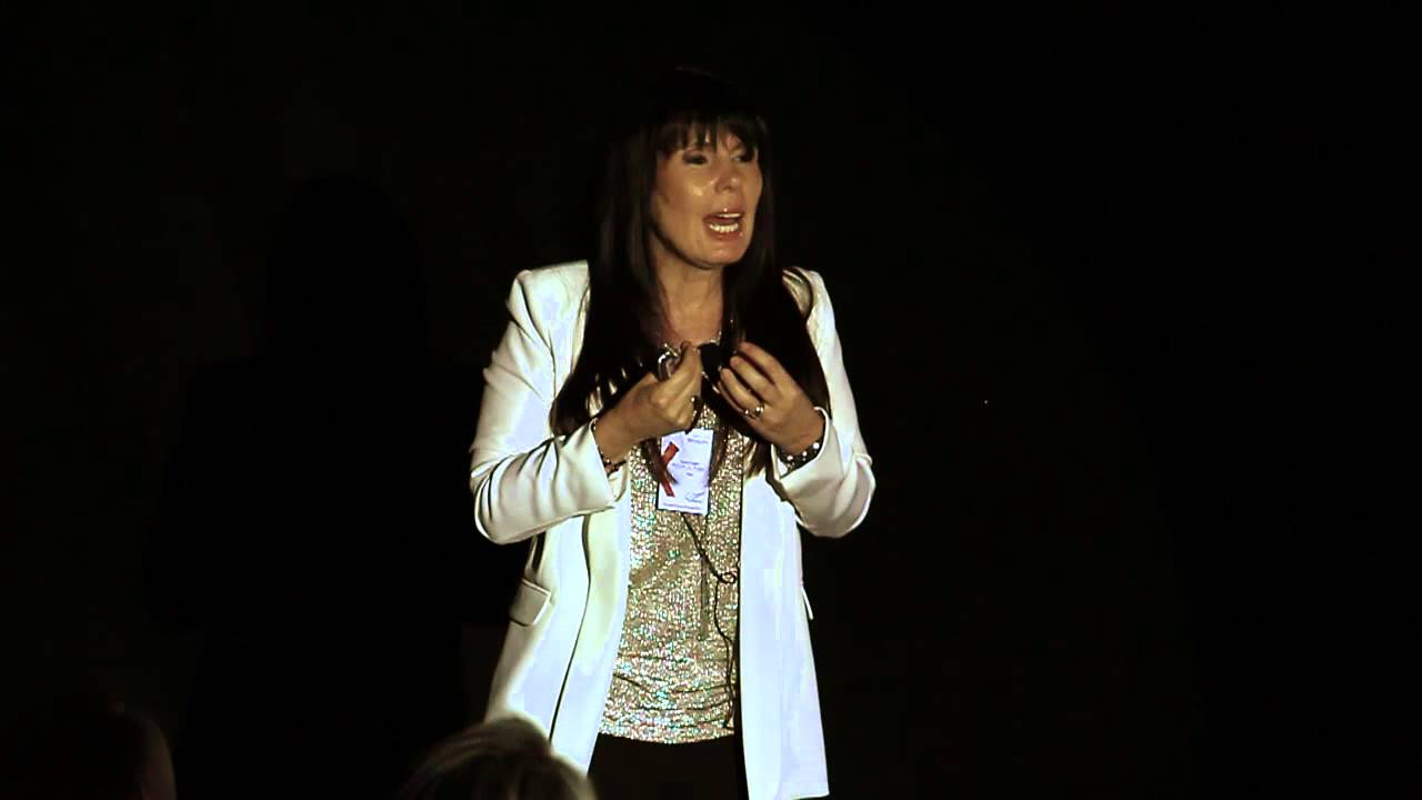 LLEGANDO AL CORAZON DE LA MATERIA | Monica Tirado | TEDxUNTucumán - YouTube