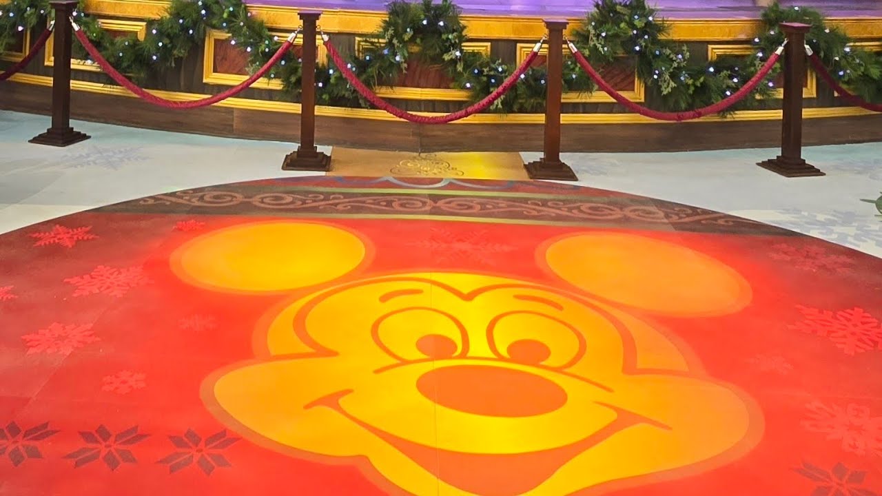 "Holiday Fun with Santa & Friends!" at Disneyland | Event Recap - YouTube