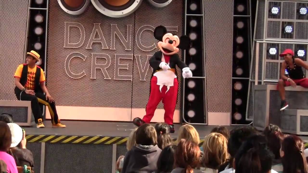 Dance Crew - YouTube