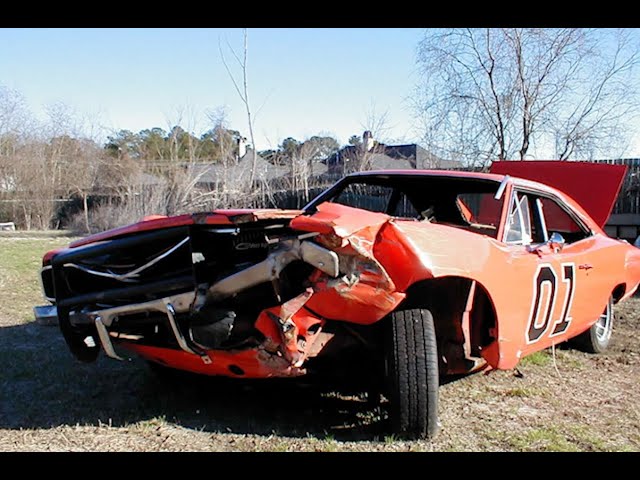 Jumping General Lee Charger 2017 Detroit Autorama General Lee Hazzard
