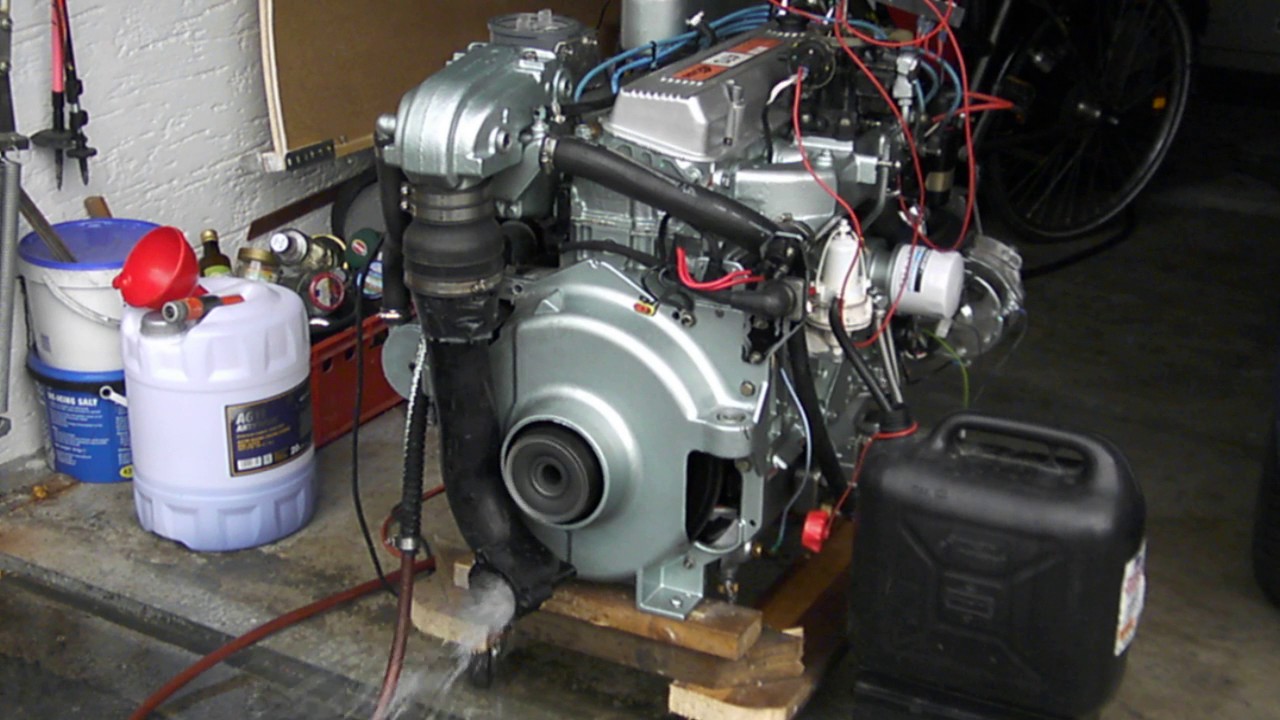 Mercruiser 470 warm idle - YouTube