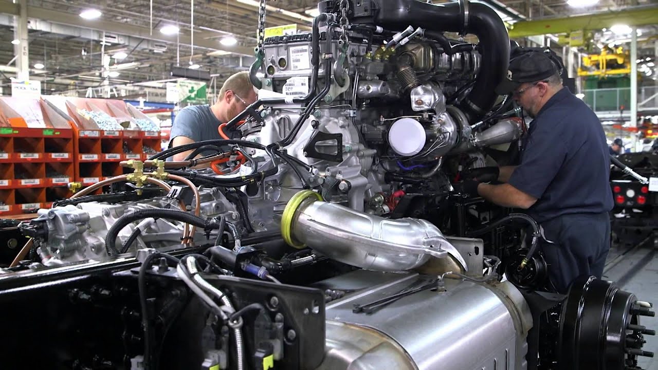 Daimler Trucks North America - A Great Place to Work - YouTube