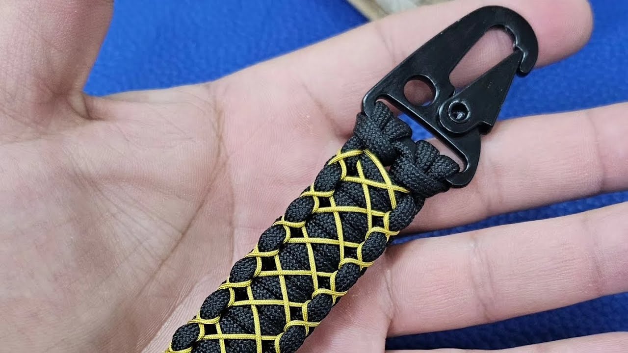paracord weaving keychain. брелок из паракорда - YouTube